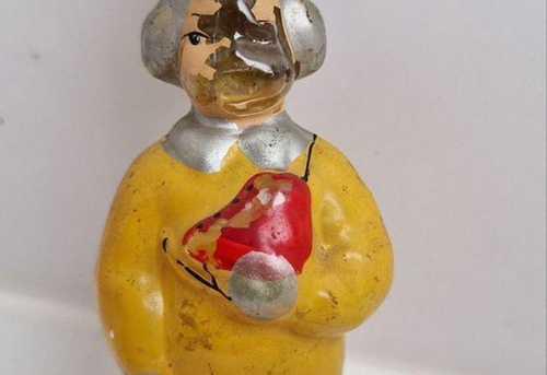 Старинная елочная игрушка мальчик С коньками,1959