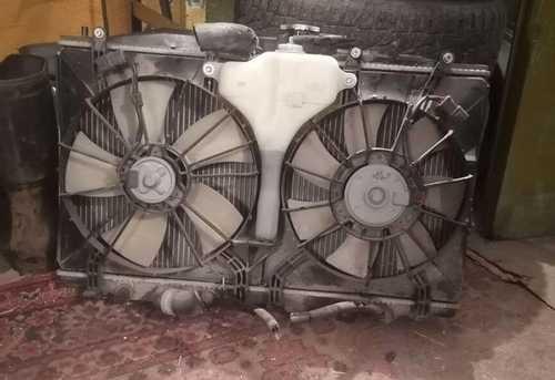 Радиатор охлаждения двигателя Honda Accord