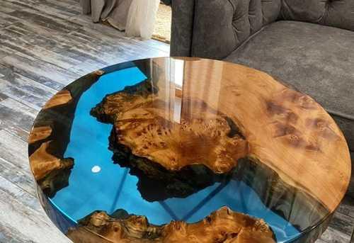 Дизайнерские столы из дерева и смолы