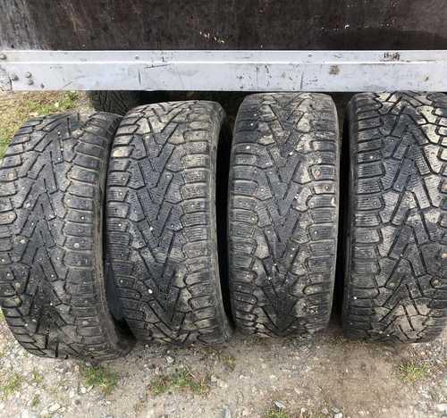 Pirelli Ice Zero 235/45 R17 90T