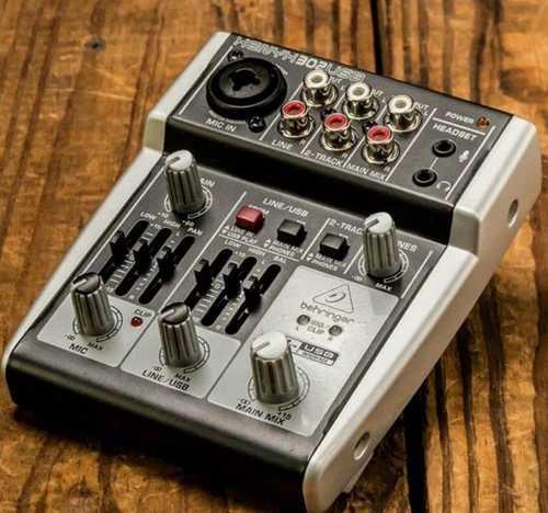 Микшерный пульт behringer 302usb