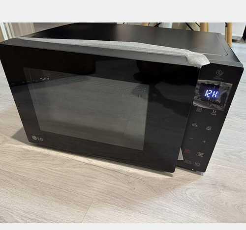 Микроволновая печь LG NeoChef MW23W35GIB