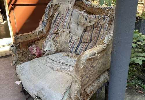 Кресло старинное под реставрацию