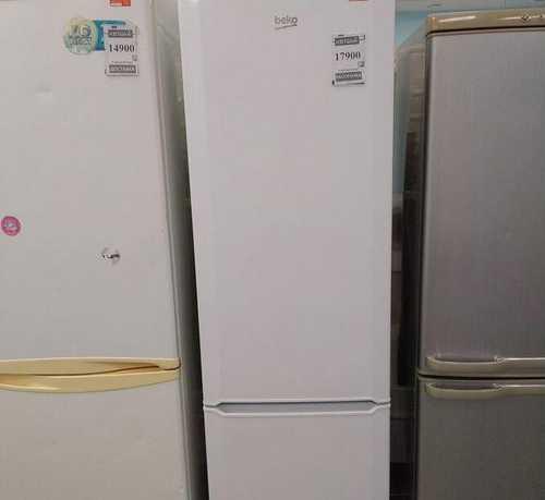 Холодильник бу Веков узкий в отличном состоянии