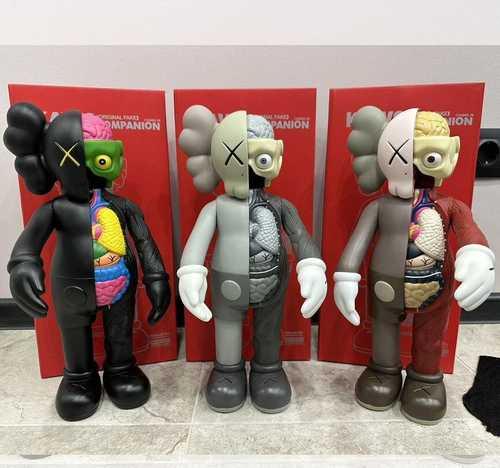 Коллекционные фигурки Kaws