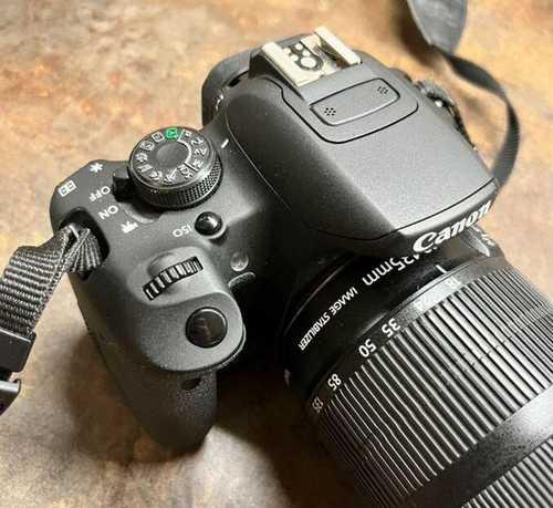 Canon EOS 700 D Kit 18-135mm f3.5-5.6 IS STM