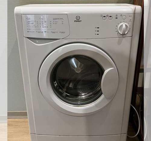 Стиральная машина Indesit WIU 85 3.5 кг