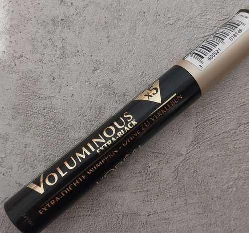 Тушь Loreal Voluminous Etra Black