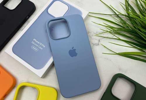 Чехол на iPhone 13 Pro MagSafe силиконовый голубой