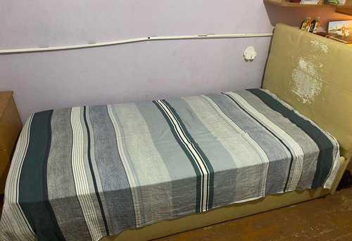 Кровать с матрасом 150х200