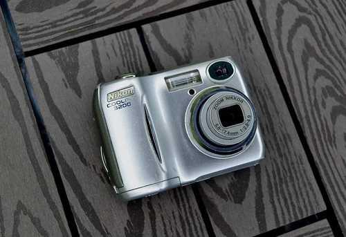 Цифровой фотоаппарат Nikon Coopix 3200