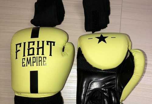 Боксерские перчатки 10 oz и бинты для бокса