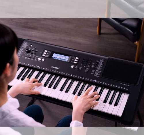 Yamaha PSR-E373 как новый