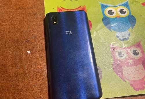 Телефон ZTE с защитным стеклом