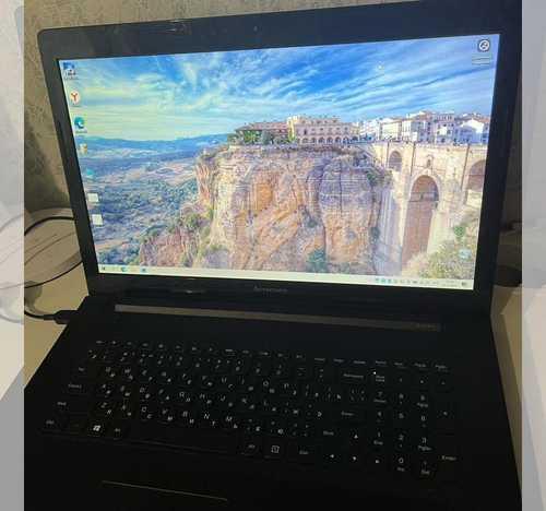 17.3" Lenovo IdeaPad G70-80, Core i3, RAM 8ГБ, 250 ГБ, GeForce 920M 2 ГБ