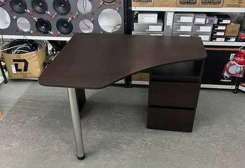 Компьютерный стол угловой коричневый с тумбой
