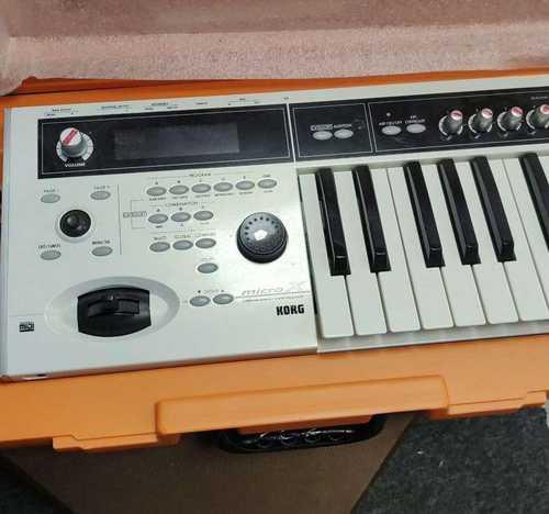 Синтезатор Korg micro x