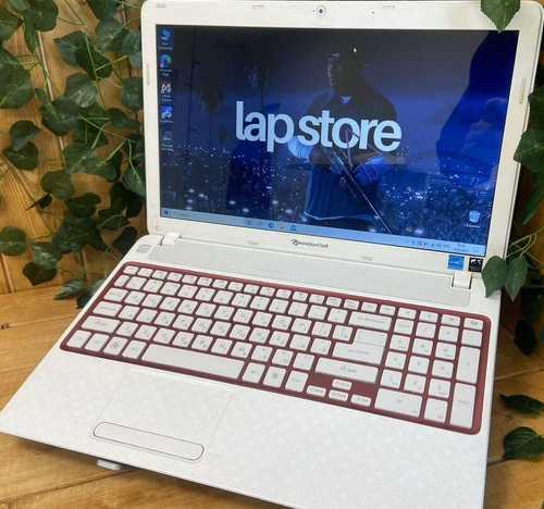 Мощный ноутбук Packard Bell i7/2видеокарты/8gb/SSD