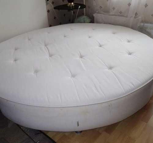 Круглая двуспальная кровать икея 200/200