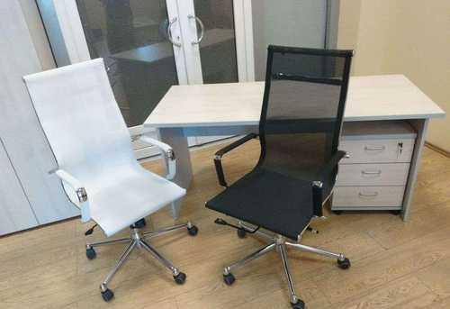 Письменный стол,кресло,тумбочка,офисная мебель
