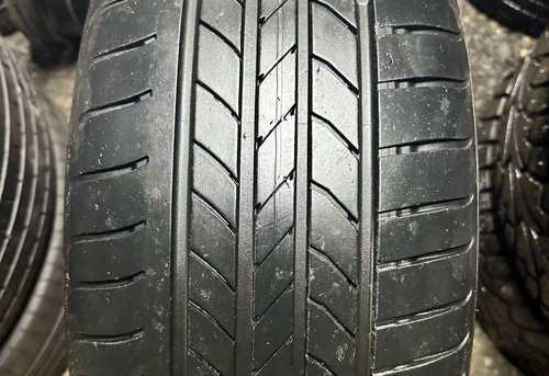 Goodyear EfficientGrip 245/45 R19