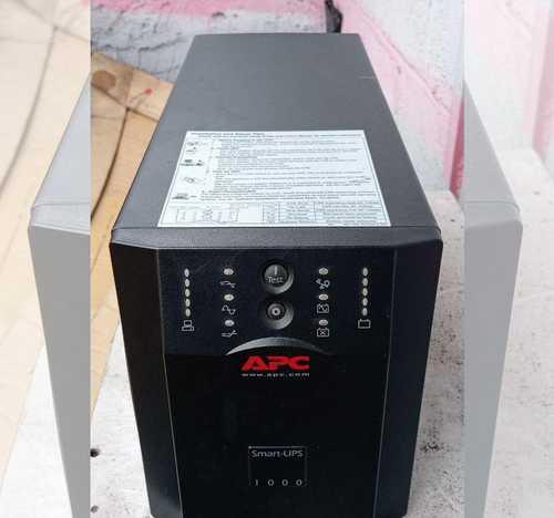 Источник бесперебойного питания APC smart-UPS 1000