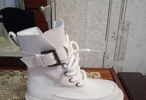 Новые зимние ботинки