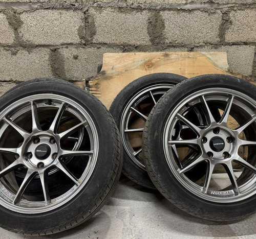 Bridgestone ecopia 225 45 17 на дисках Weds tc 105
