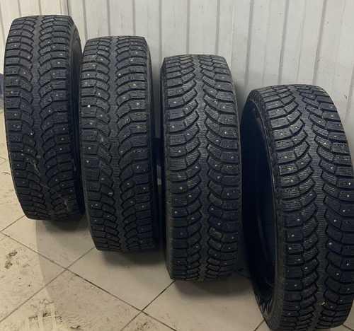 Bridgestone Blizzak Spike-01 205/70 R15