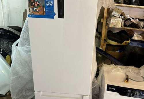 Новый Холодильник Indesit ITS 5200 W