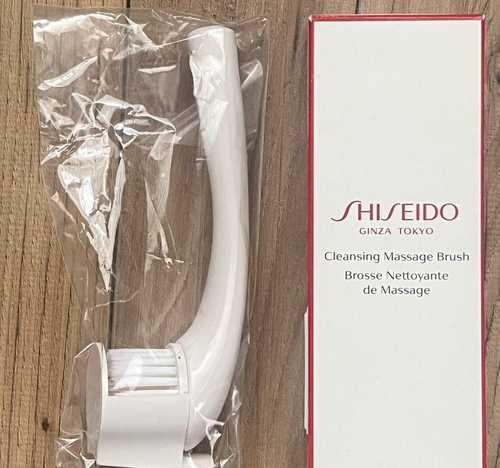 Щеточка для умывания Shiseido