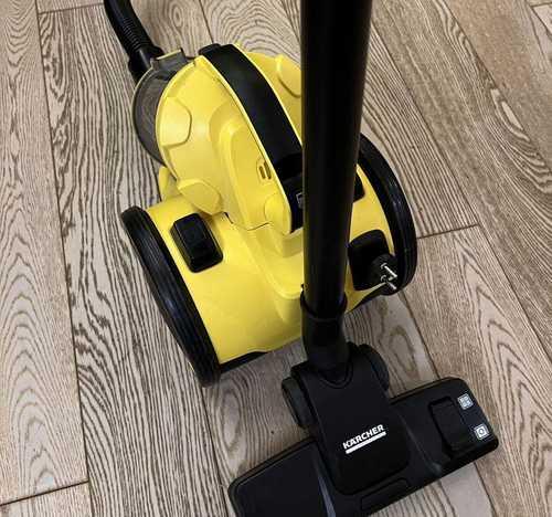 Продам пылесос б/у Karcher VC3