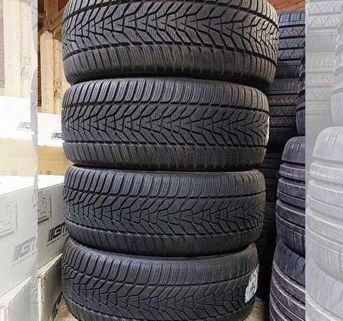 Hankook Winter I'Cept Evo 3 W330 245/45 R19 102V