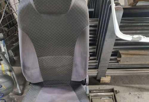 Водительское сидение isuzu fvr34
