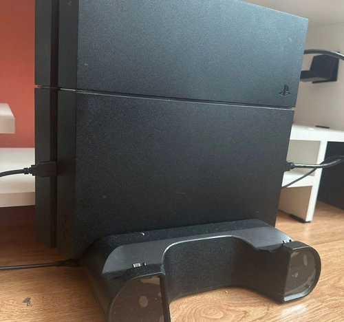 Игровая приставка ps4