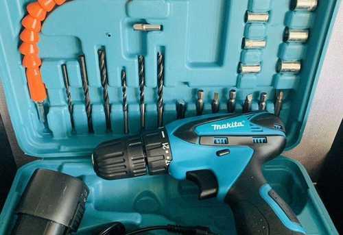 Шуруповерт Makita 18v с набором бит