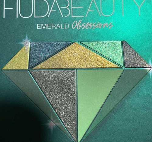 Палетка теней huda beauty