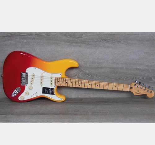 Fender Player Plus Stratocaster MN Tequila Sunrise