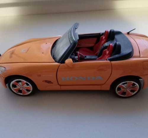 Модель автомобиля Honda S2000 (1:24)
