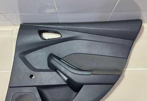 Обшивка двери задняя правая Ford Focus 3 2014 г