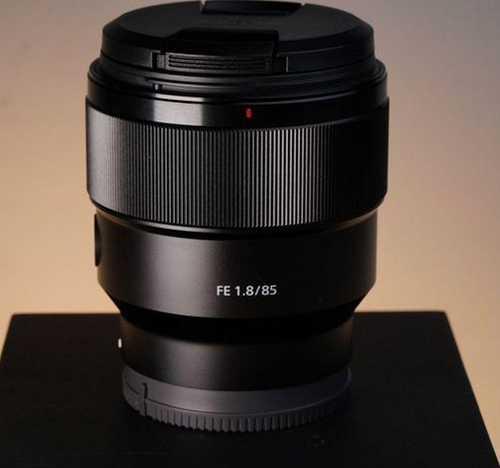 Sony FE 85mm f/1.8