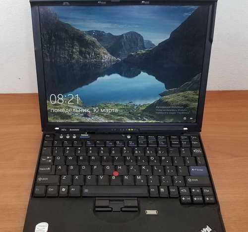 Ноутбук Lenovo Thinkpad X61s с док-станцией