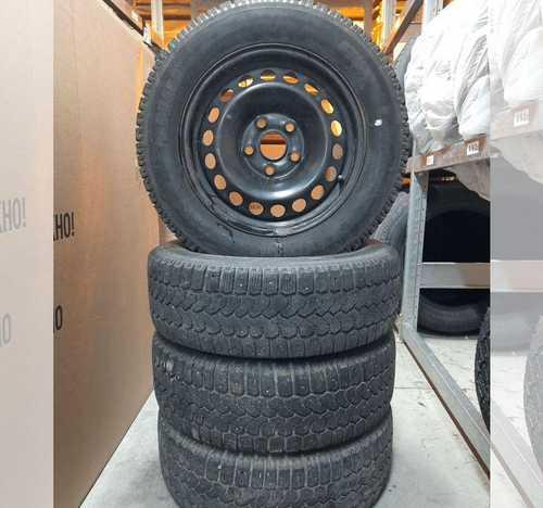 Koлeсa в cбоpе на штамповaнных диcкаx 195/65 R15