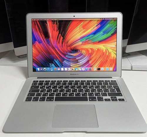MacBook Air 13 (2015) i5 1.6 4 Ram 256 SSD (Э-863)
