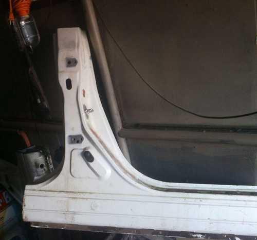 Порог средней стойкой Mazda CX-7 2006-2012 г