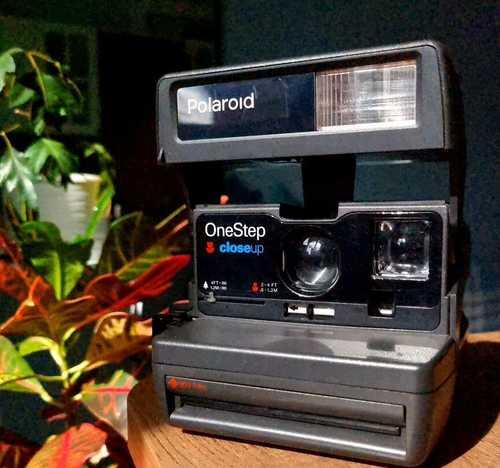 Плёночный фотоаппарат Polaroid 600 plus