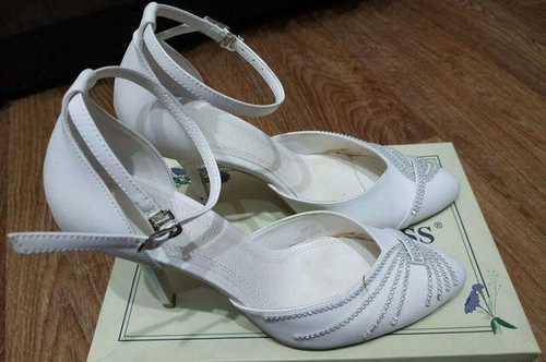 Туфли (босоножки) белые свадебные 38 размер
