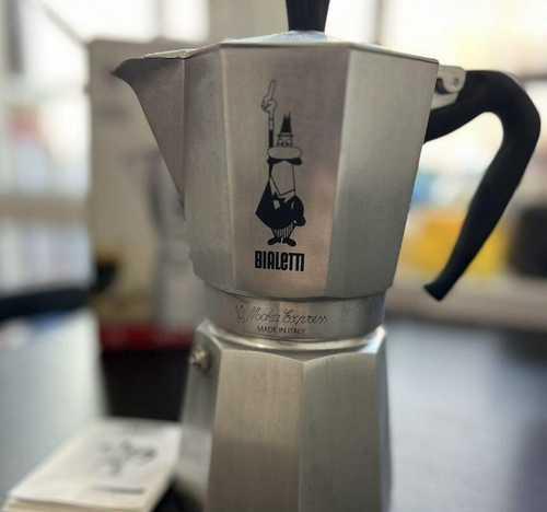 Гейзерная кофеварка bialetti moka express