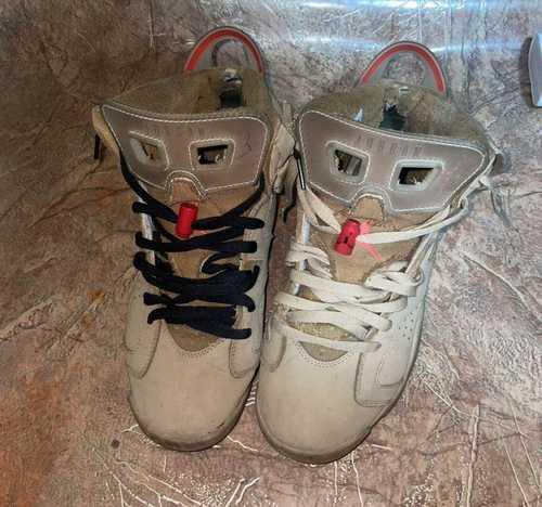 Nike air jordan 6 travis scott