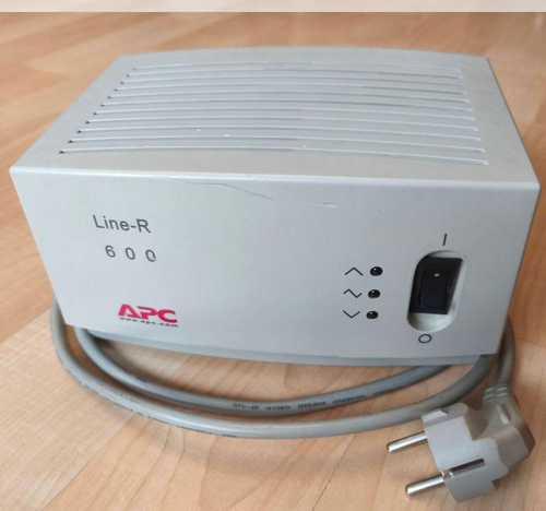 Стабилизатор напряжения APC LE600I (600 VA MAX)